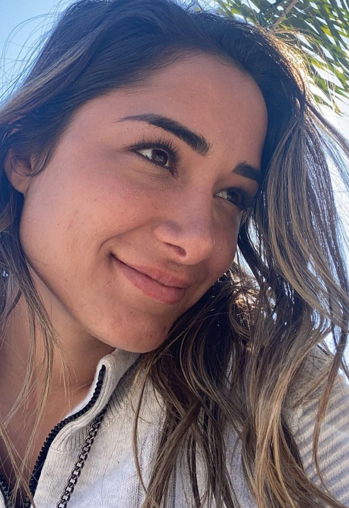 Bikini News Daily Bru Luccas Show Her Fit Physique In A Tiny Red