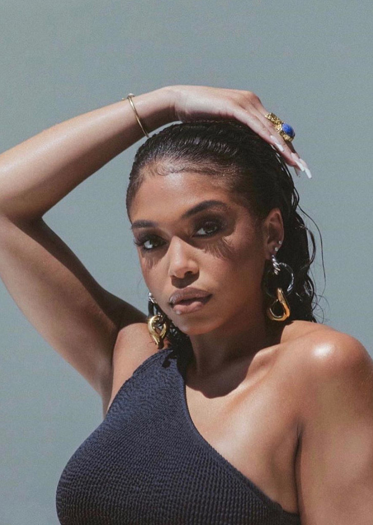 Bikini News Daily Lori Harvey Wore A Black Bikini As She Posed By The Pool